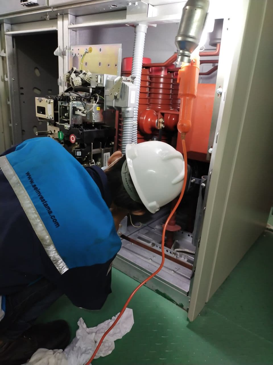 Jasa Perbaikan Dan Retrofit Komponen MV Trafo LV Inverter, UPS - PT ...